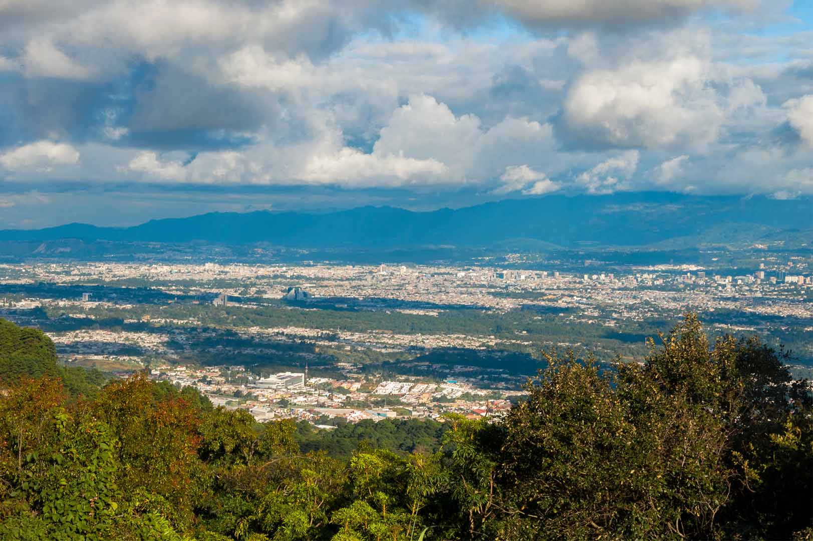 Driving from Guatemala City to Sumpango - Descubre Guate